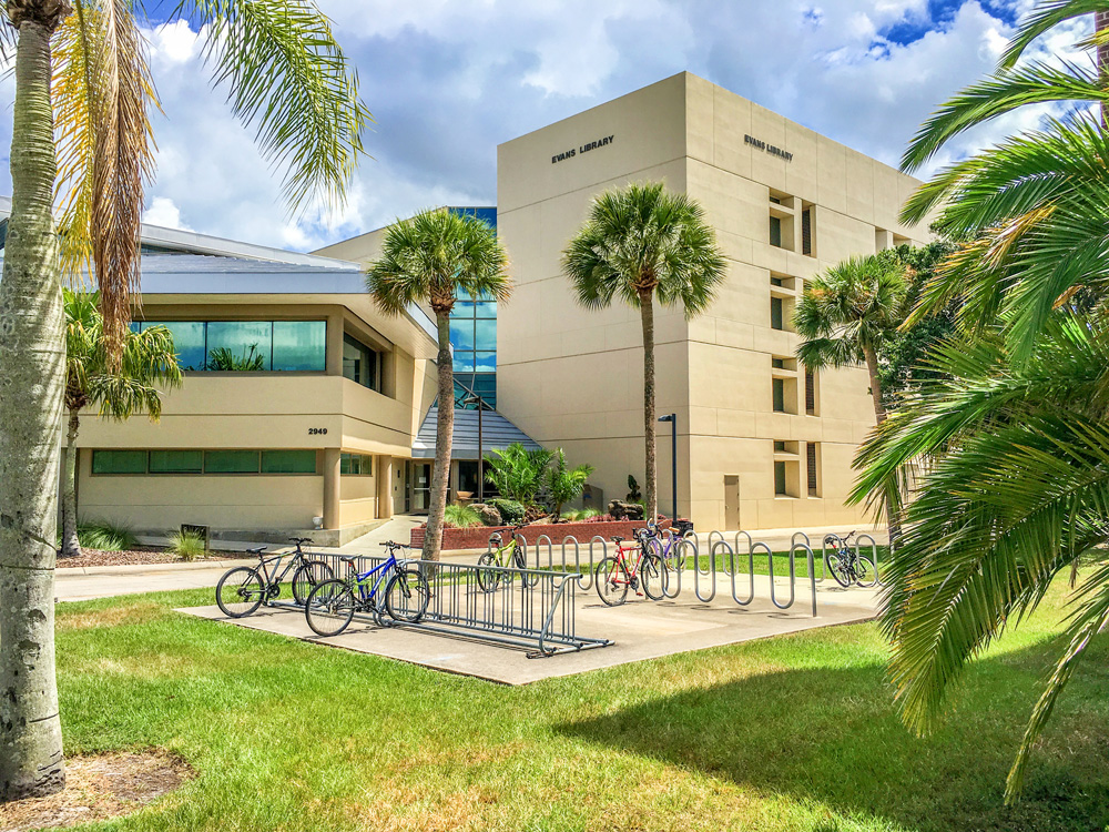Student Housing in Melbourne, Florida | Melbourne Commons | For Parents